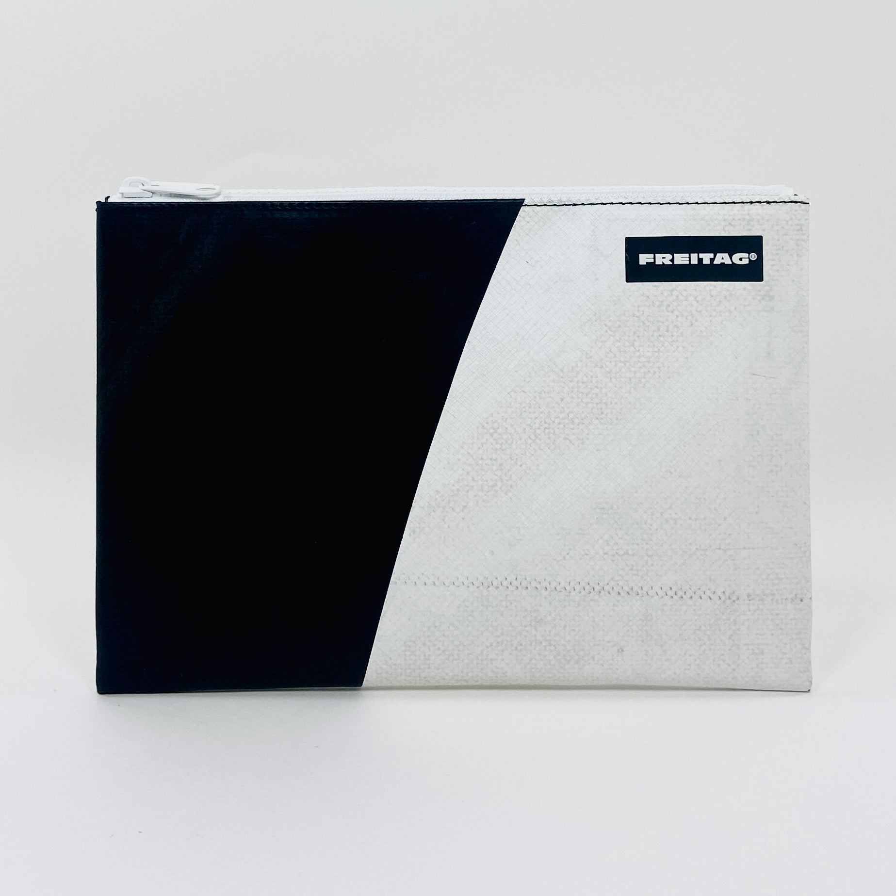 FREITAG F07 - Chuck - Light Blue with White Marking and Mint Zip – UNITOM