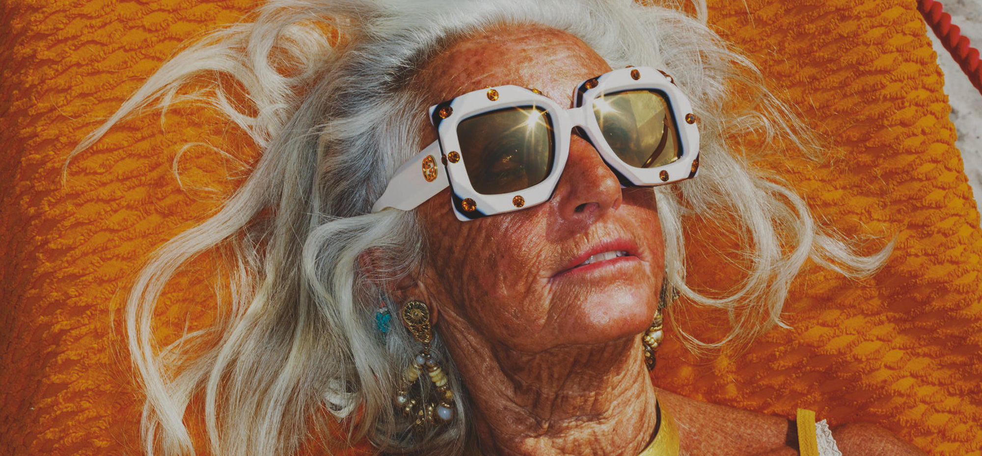 UNITOM™ - Independent Bookshop & Magazine Store